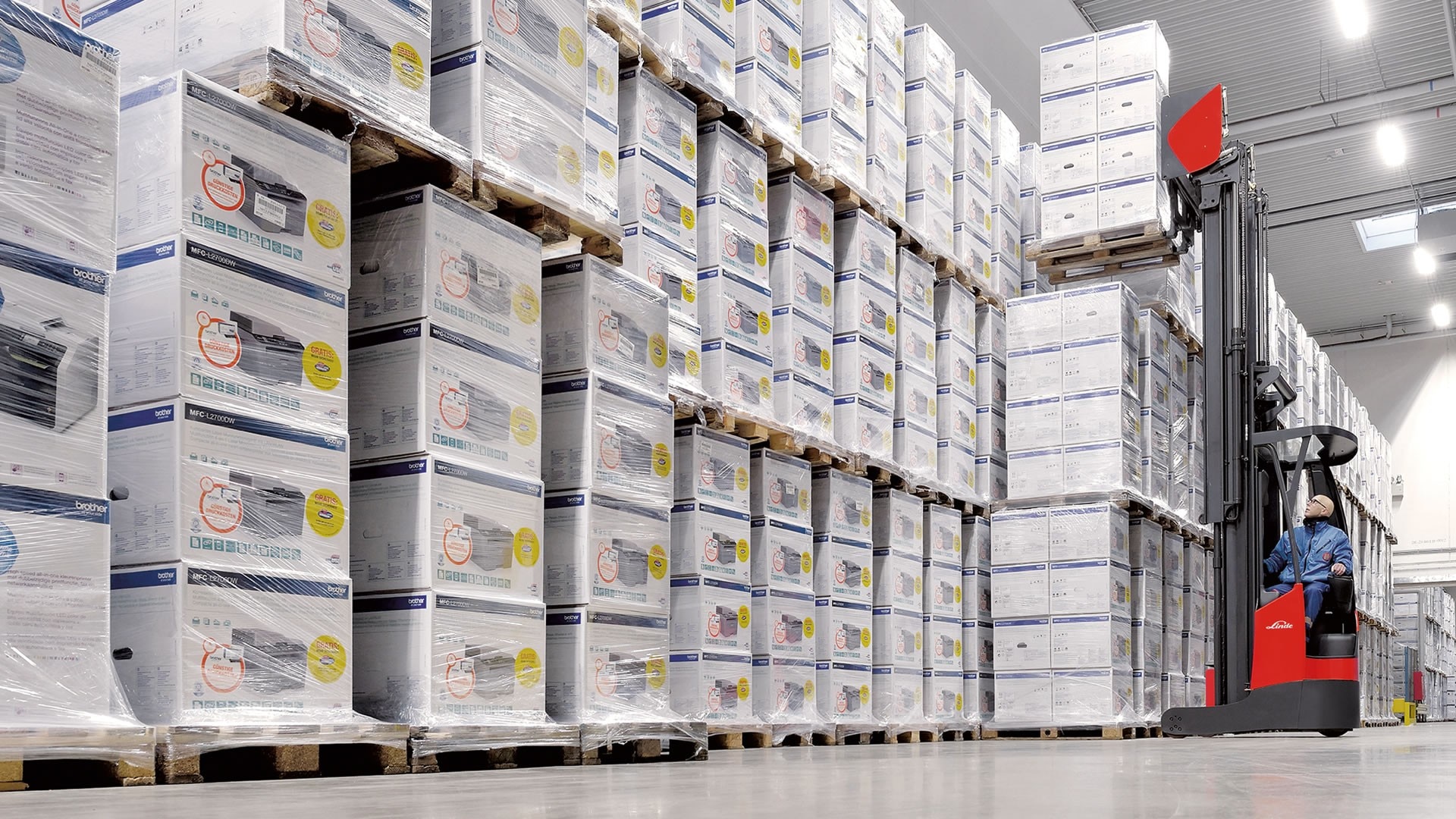 R14 – R17 X Reach Trucks