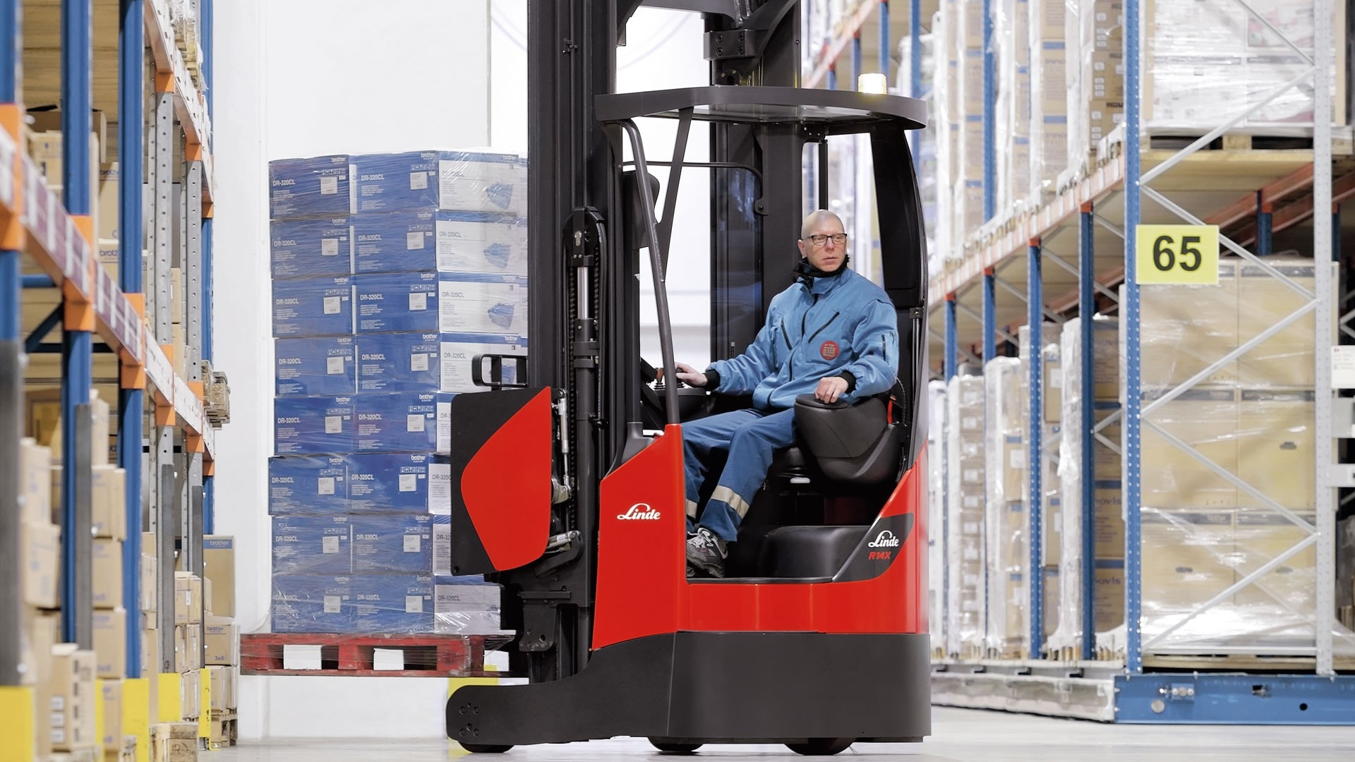 R14 – R17 X Reach Trucks