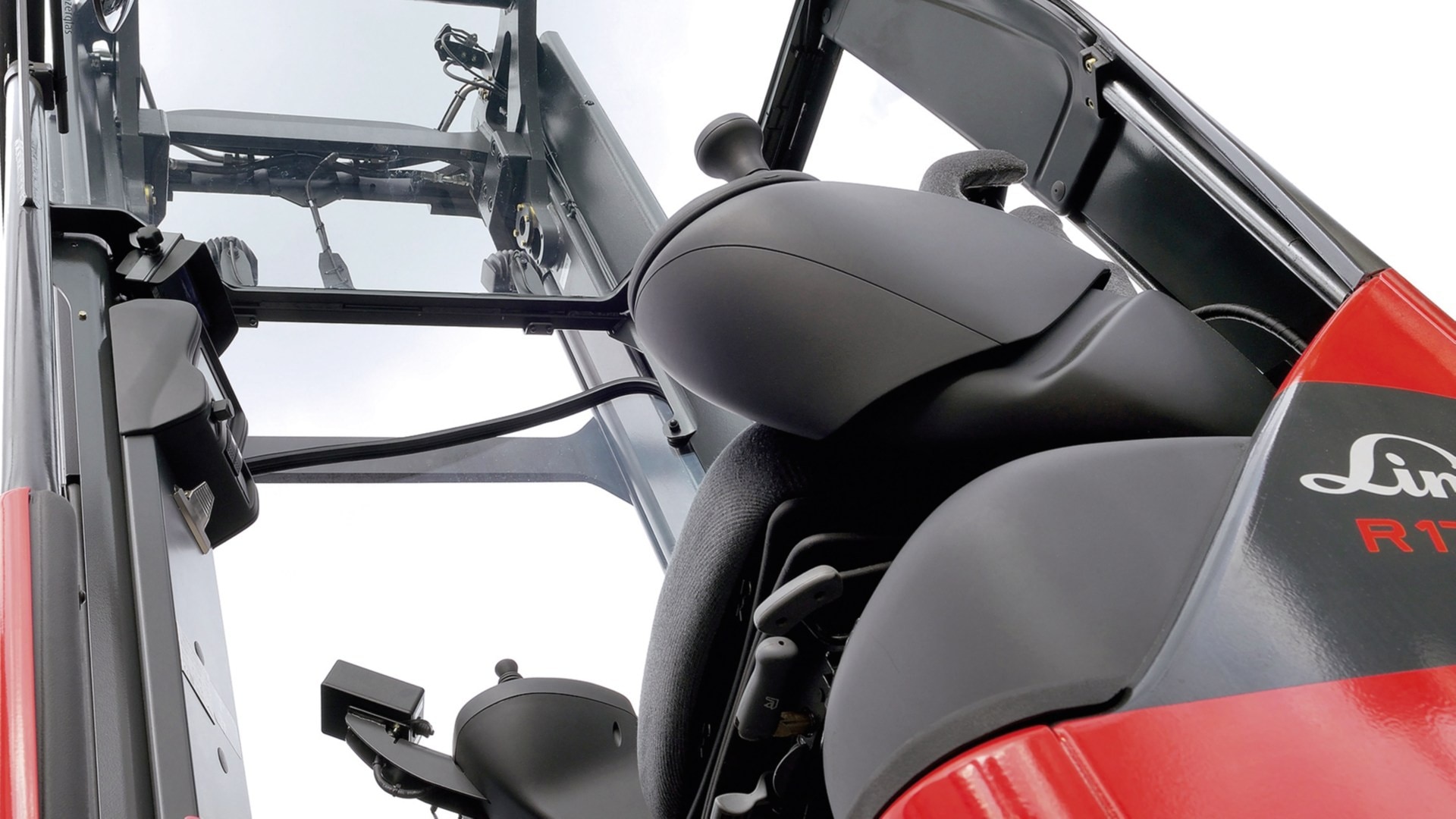 R14 – R17 X Reach Trucks