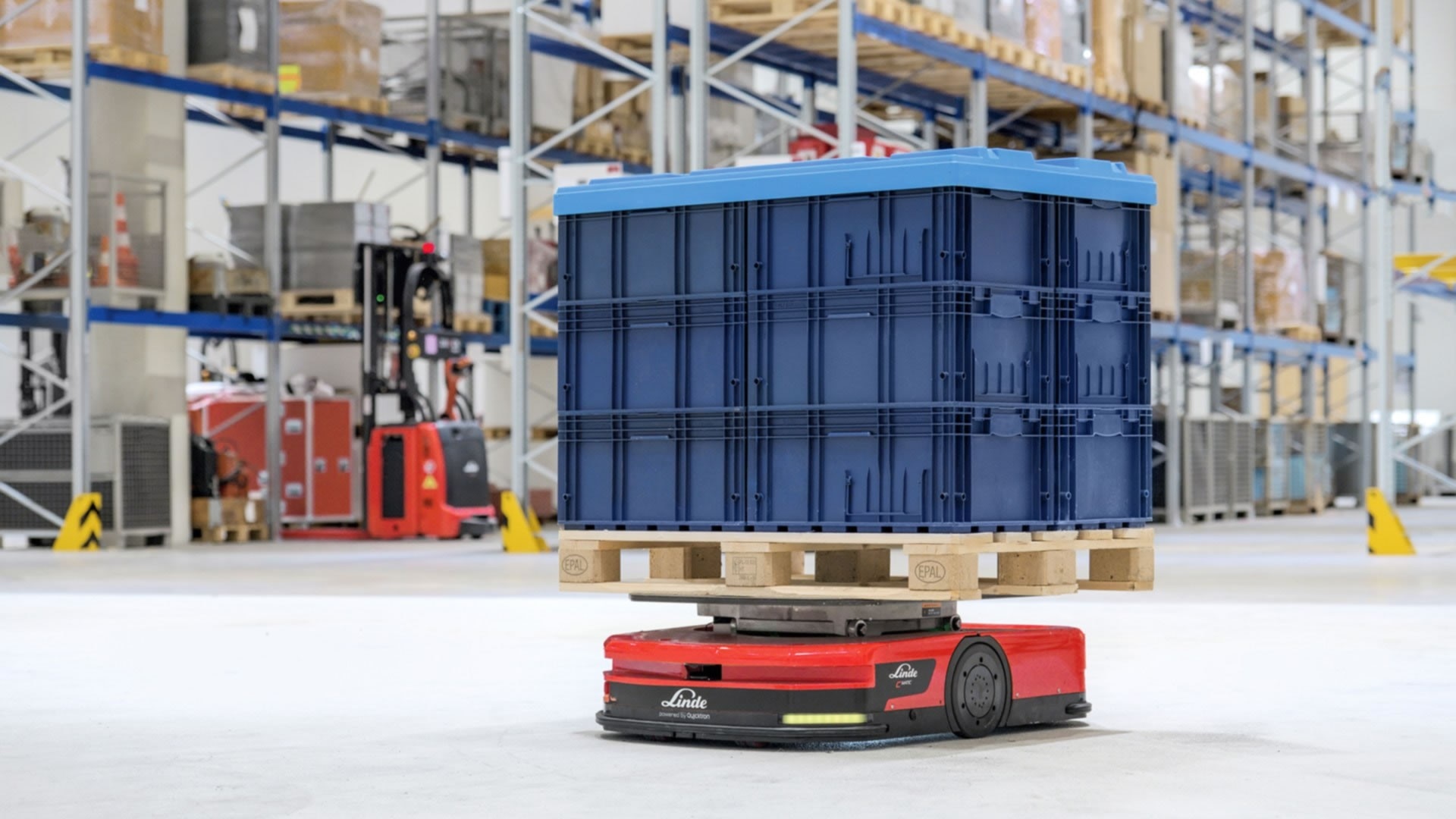 Autonomous mobile robots (AMRs) | Linde Material Handling