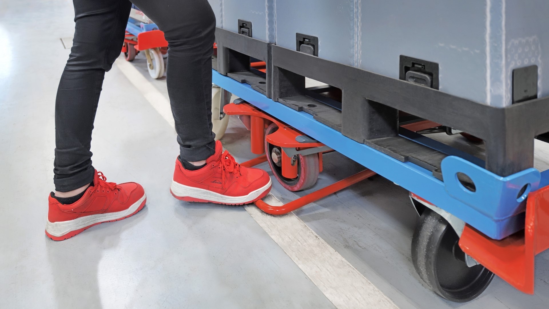 LT06 – LT10 M / LT10 W tugger trains