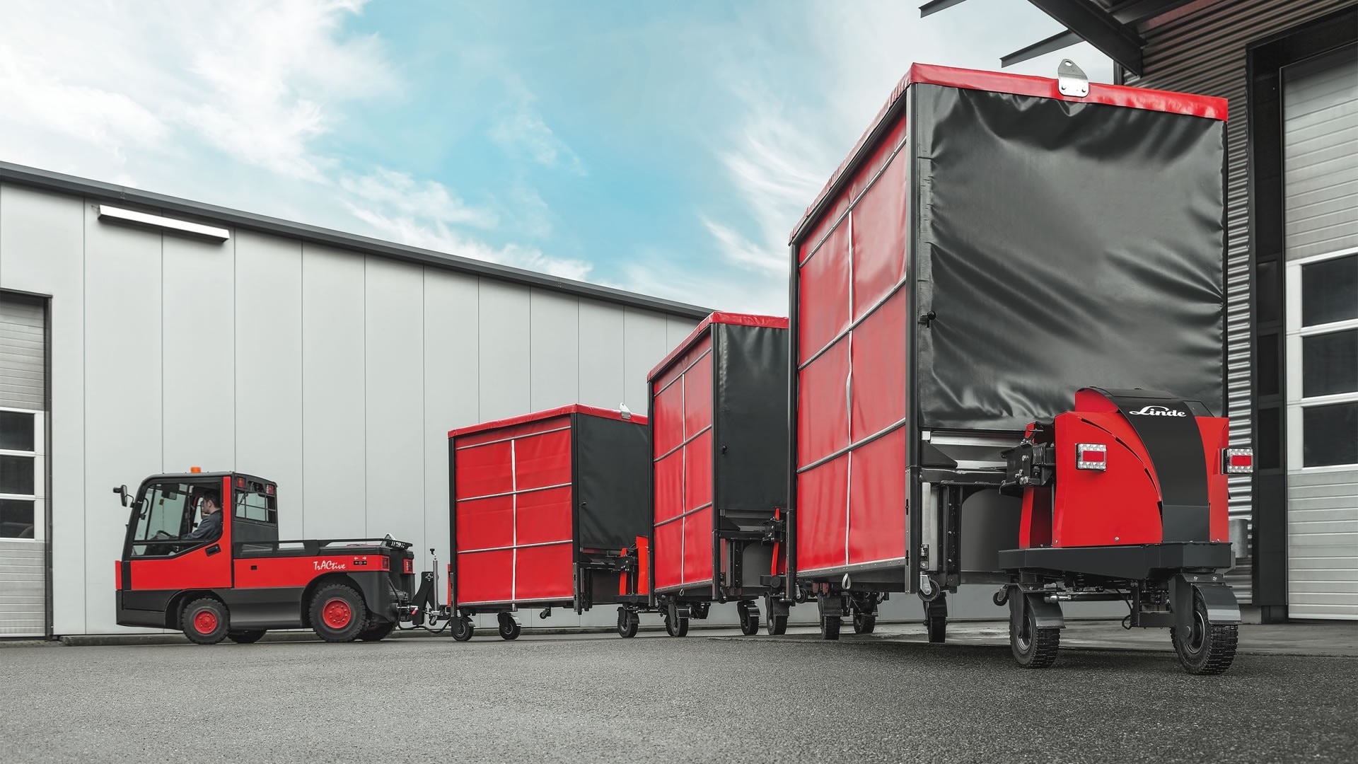 Tow tractors and platform trucks | Linde Material Handling