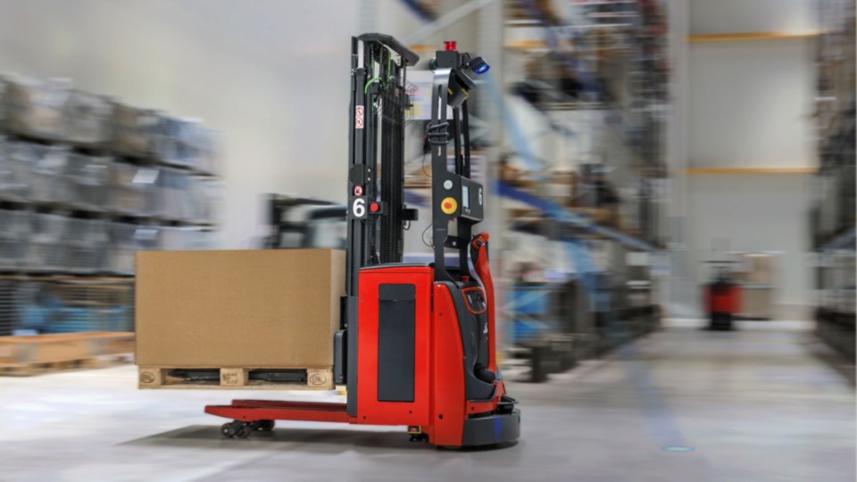 AGVs automated guided vehicles | Linde Material Handling