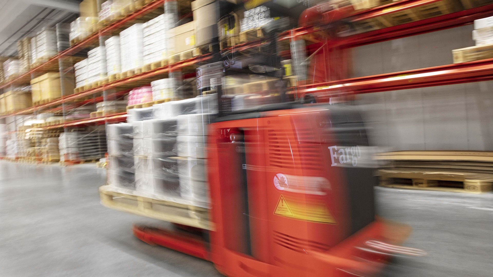 AGVs automated guided vehicles | Linde Material Handling