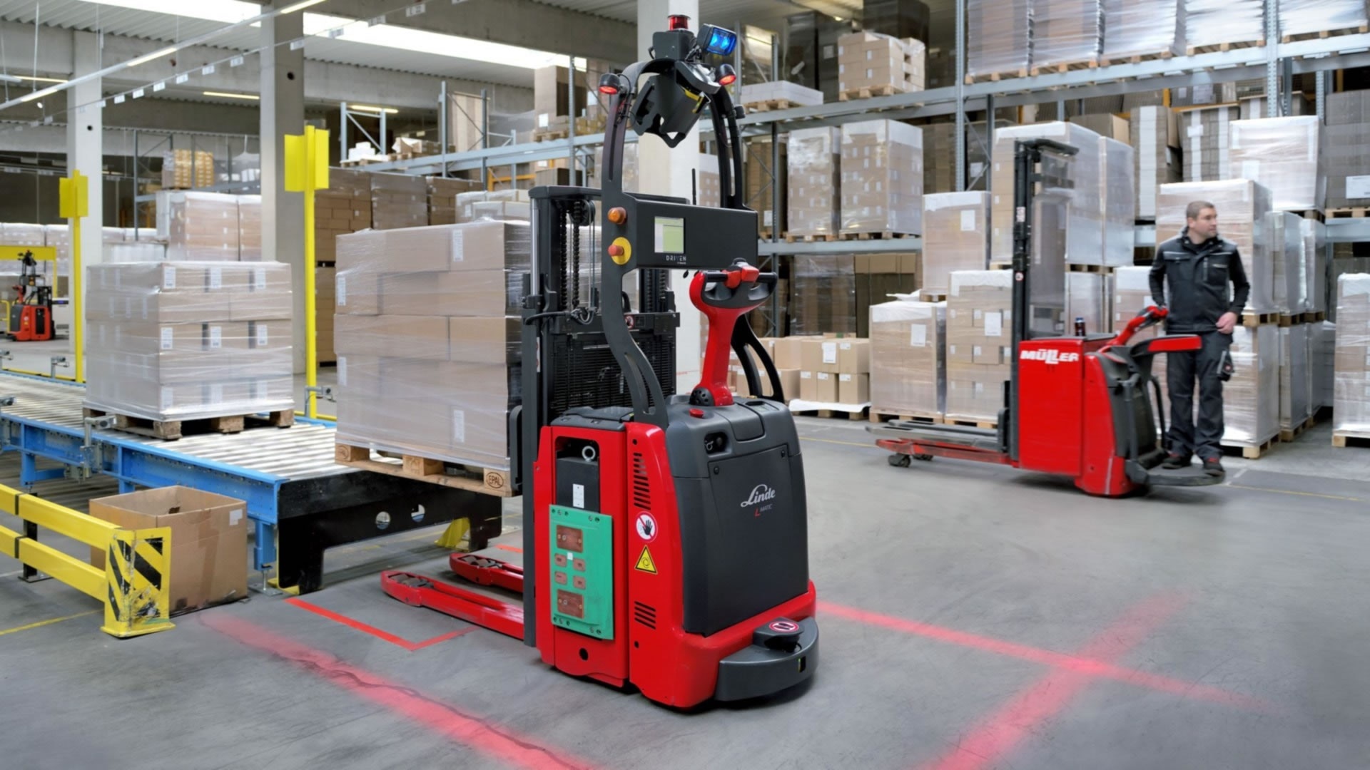 Franz Veit | L-MATIC pallet stacker from Linde Material Handling