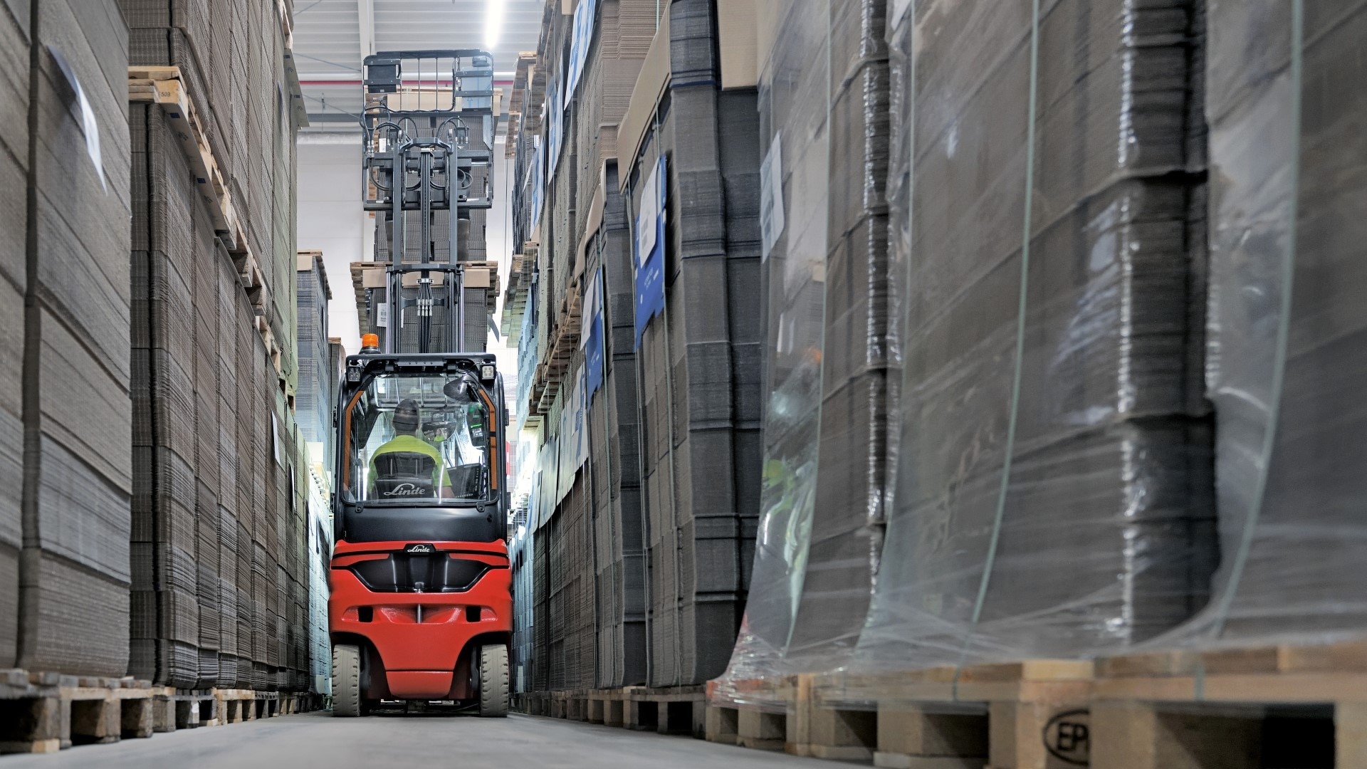 Linde Xi20 P at Klingele Paper & Packaging