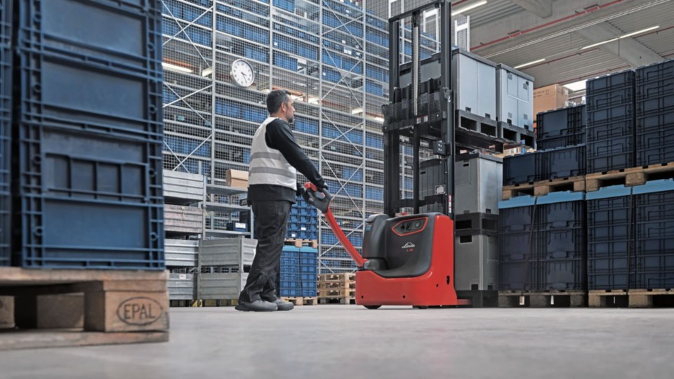 Versatile pallet stackers for warehouse and production