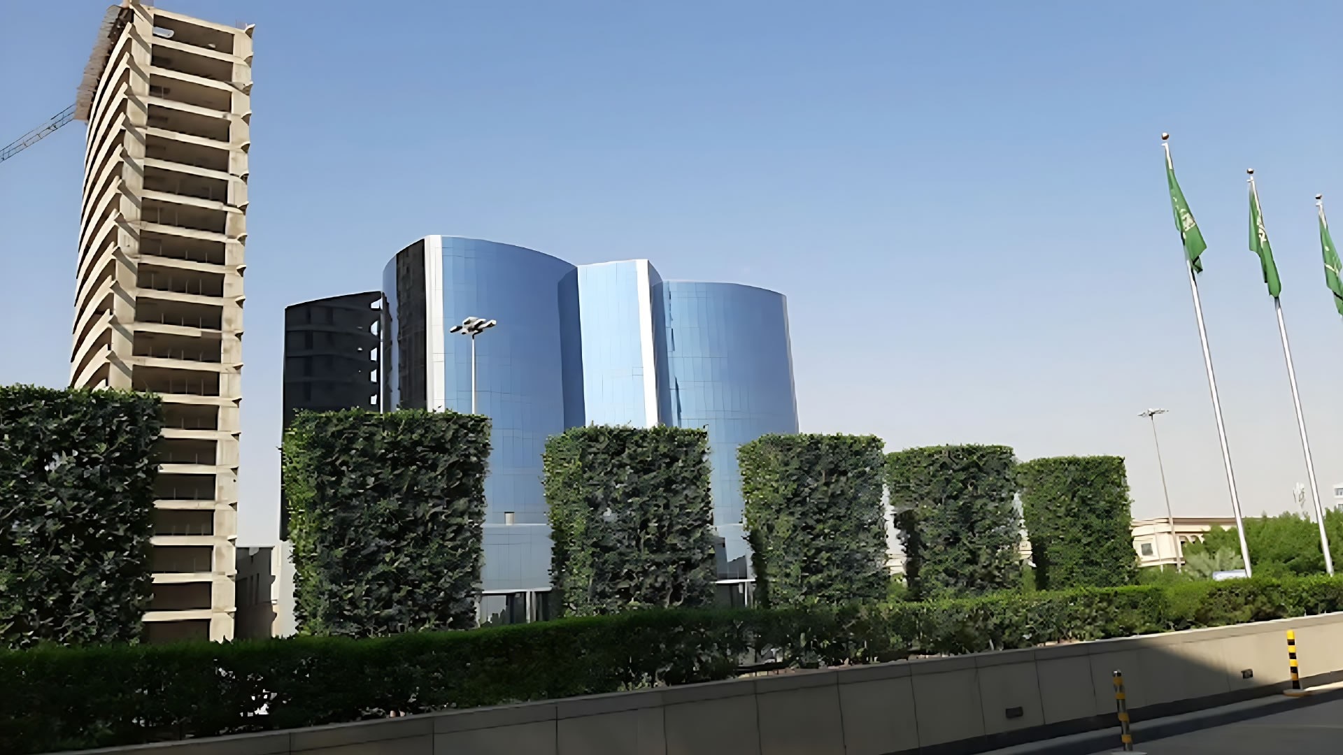 Alkhorayef Commercial | exclusive dealer of Linde Material Handling