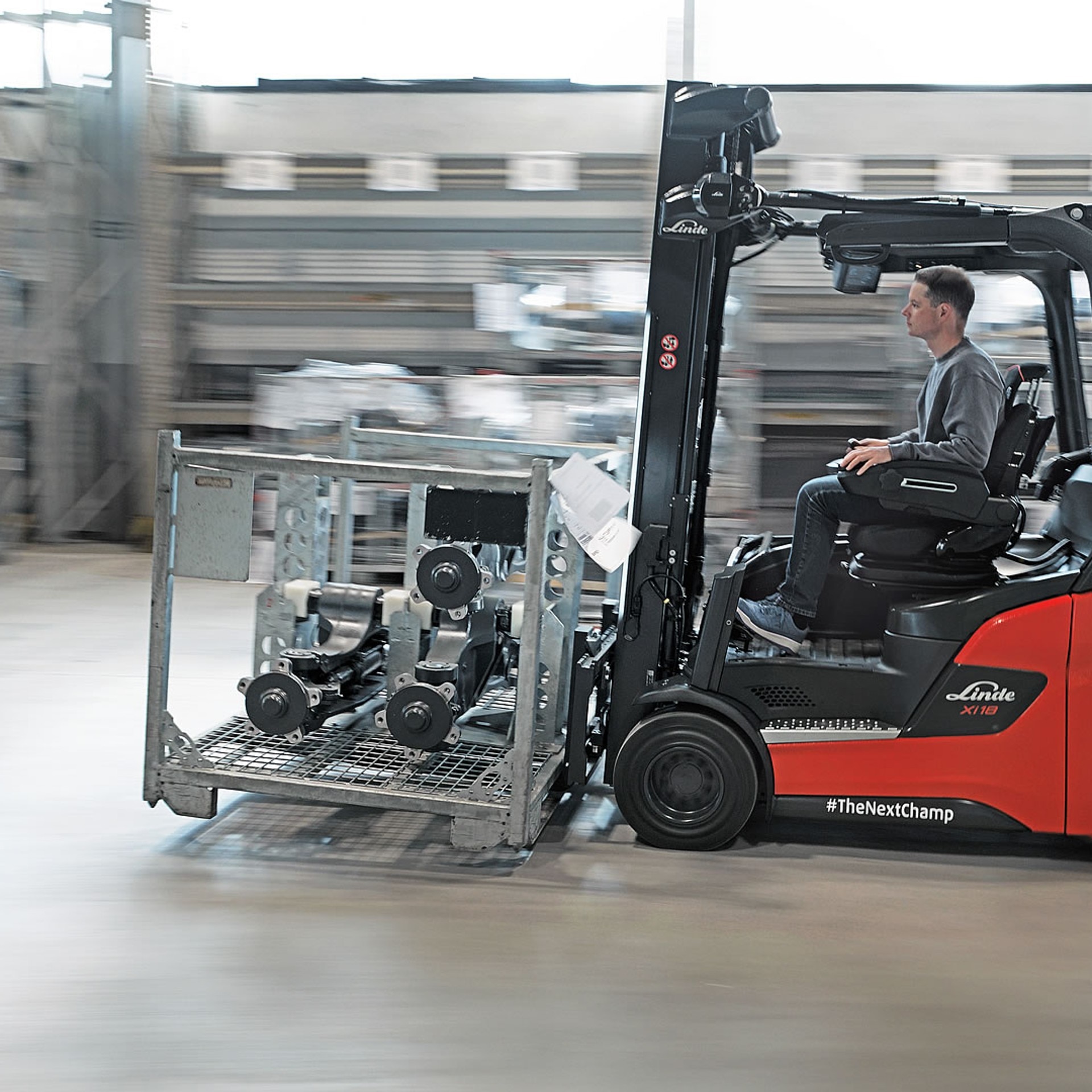 E14 – E20 and Xi10 – Xi20 Electric Counterbalanced Forklift Trucks