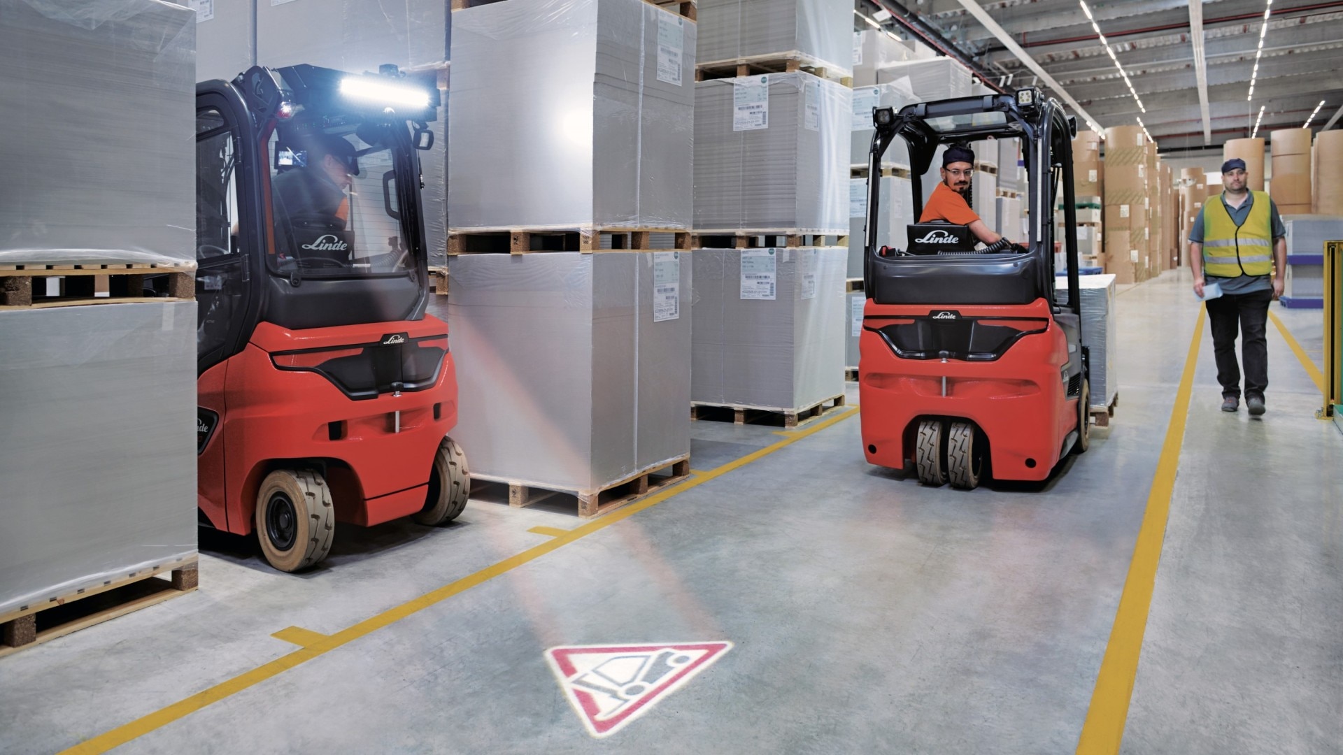 E14 – E20 and Xi10 – Xi20 Electric Counterbalanced Forklift Trucks