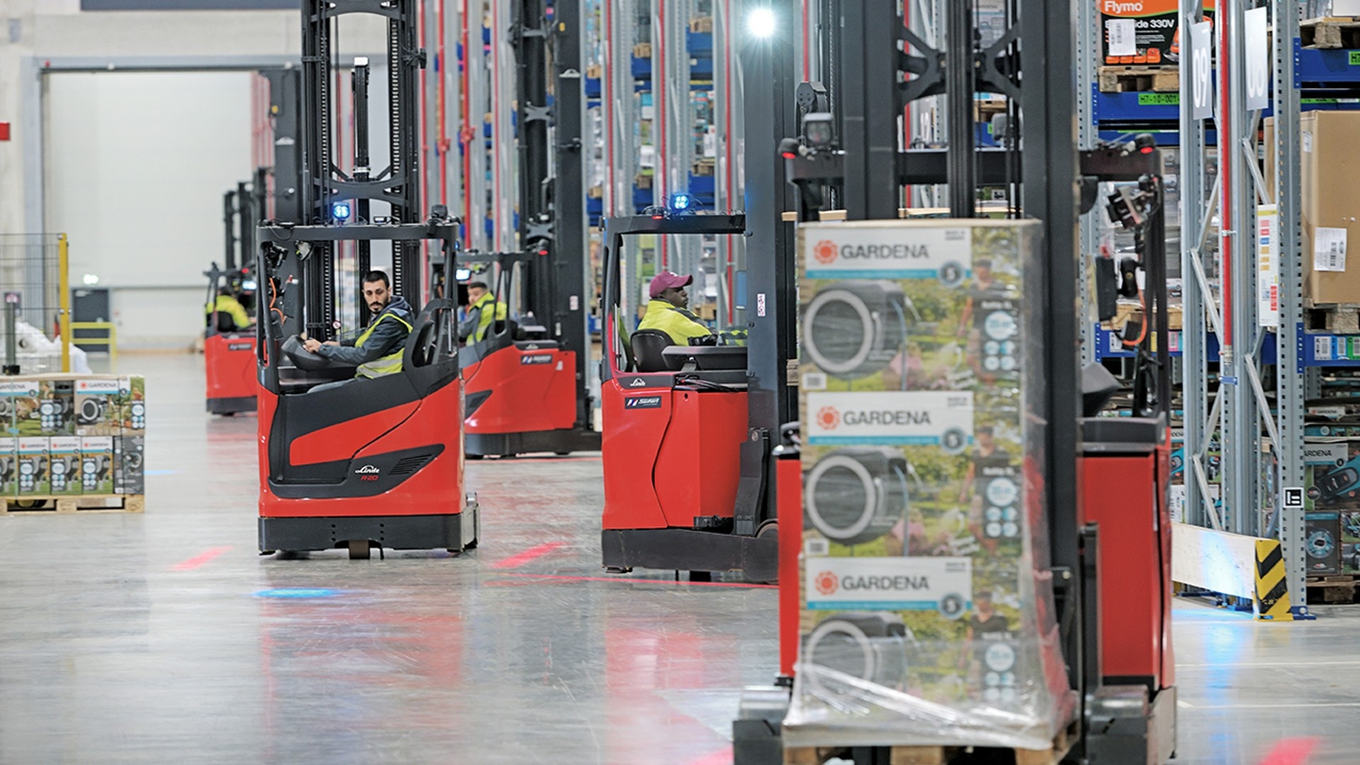 Reach trucks at Seifert Logistics | Linde Material Handling